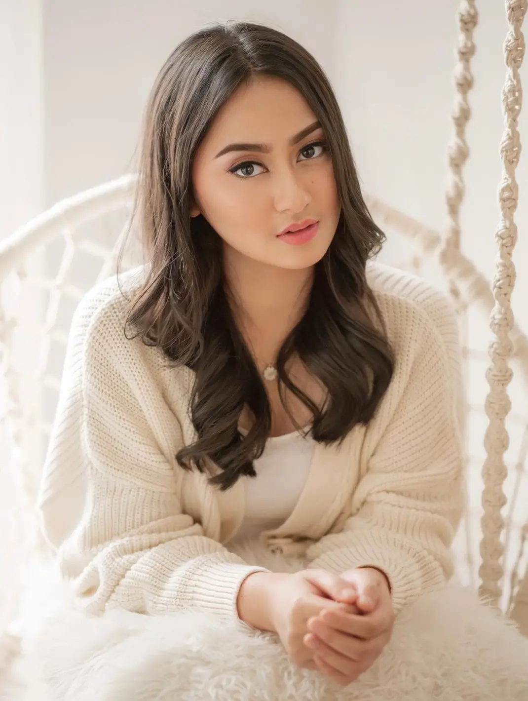 Potret Memes Prameswari Sinden OVJ yang Curi Perhatian Usai Pamer Foto Bareng Sule Pakai Baju ...