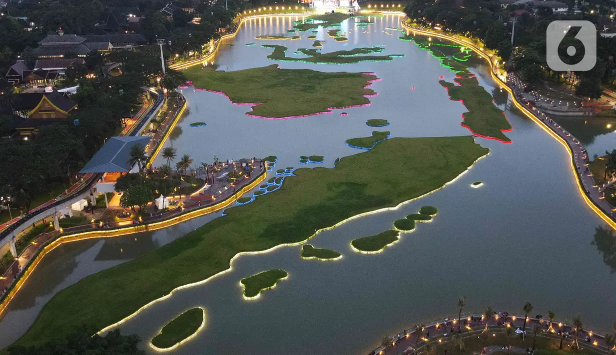 Warna Warni Lampu Miniatur Pulau-Pulau di Indonesia - Foto Liputan6.com