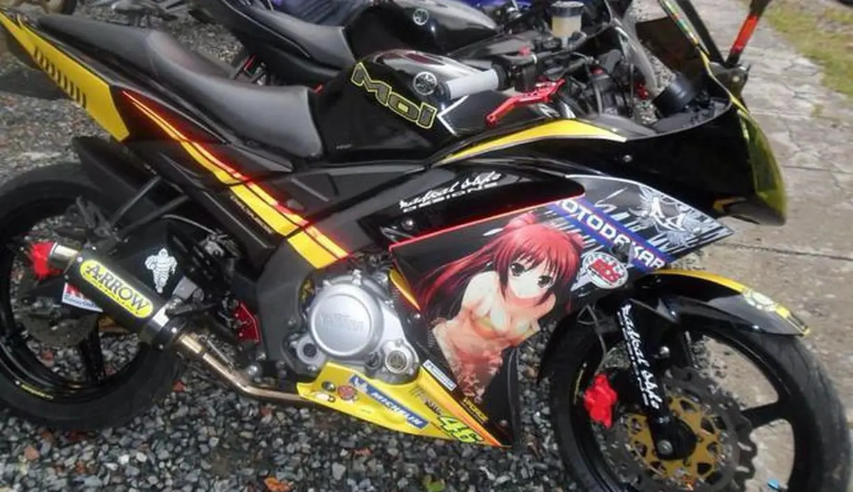Yamaha R15 Bersolek Anime Girls Jepang - Photo Otosia.com