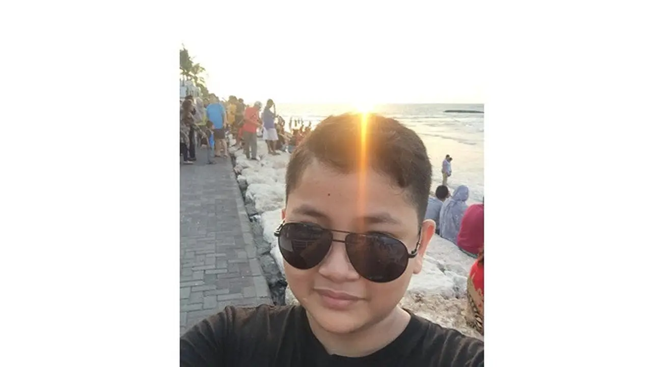 Jarang Terekspos, Ini 6 Potret Rafly Syahputra Adik Nabilah Eks JKT48 ...