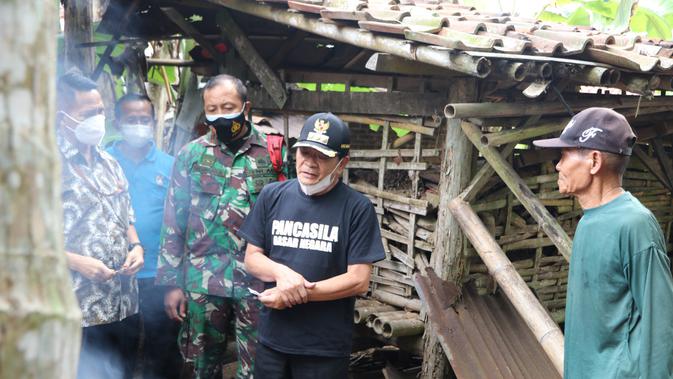 Nasib Pilu Am, Sinden Kondang yang Berakhir di Pasungan - Regional ...