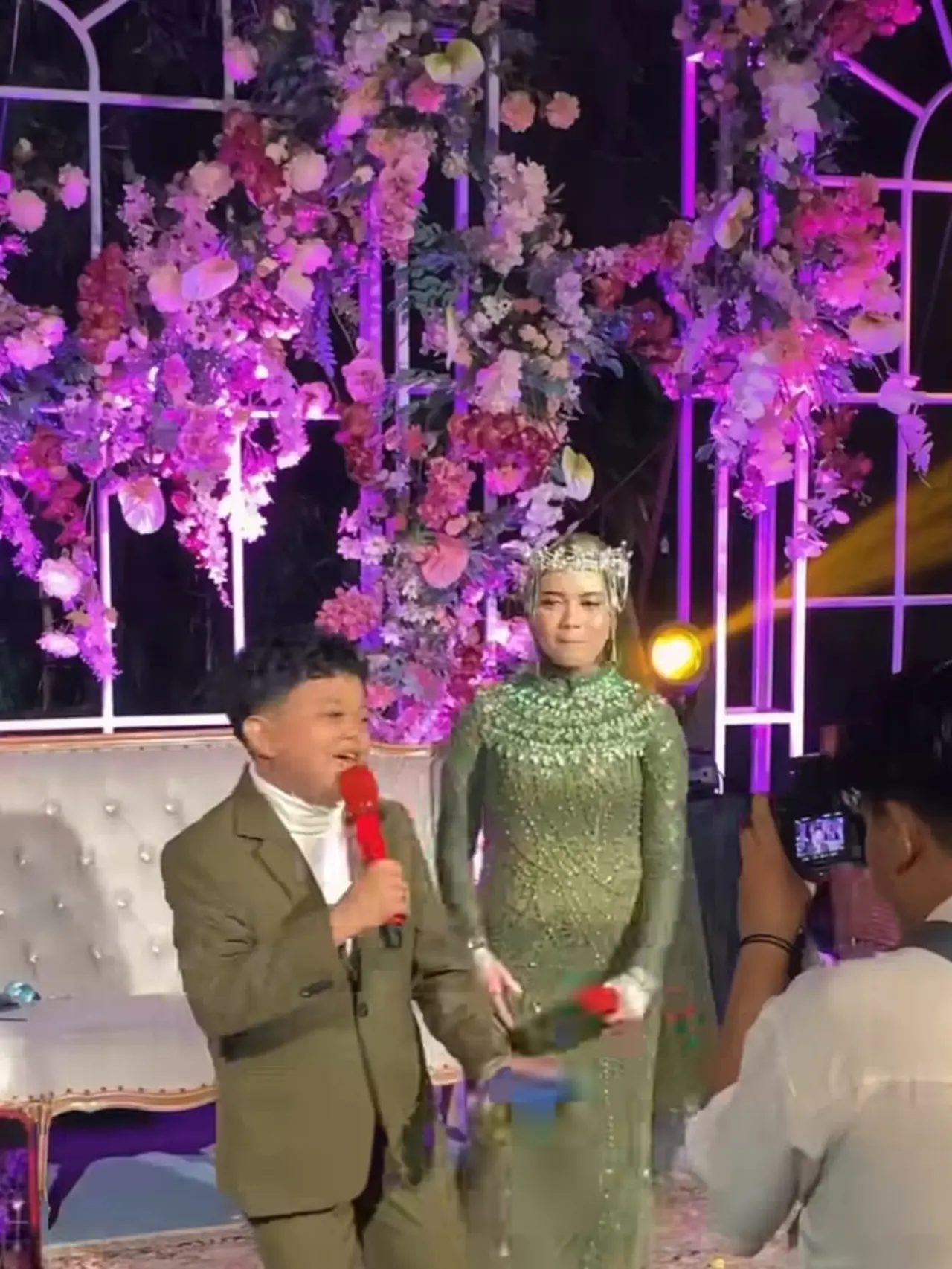 7 Momen Pernikahan Megi Irawan dan Riva Syahdila, Maharnya Curi ...