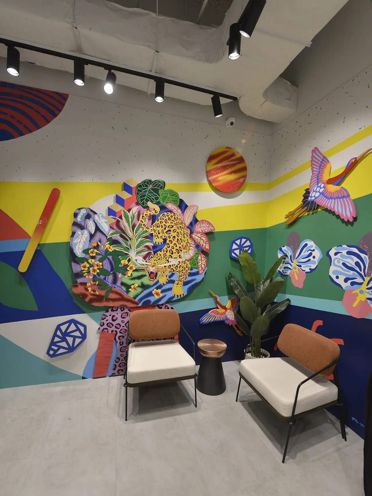 Disambangi NCT 127, Intip Tampilan Baru Gerai PUMA di Pondok Indah Mall ...