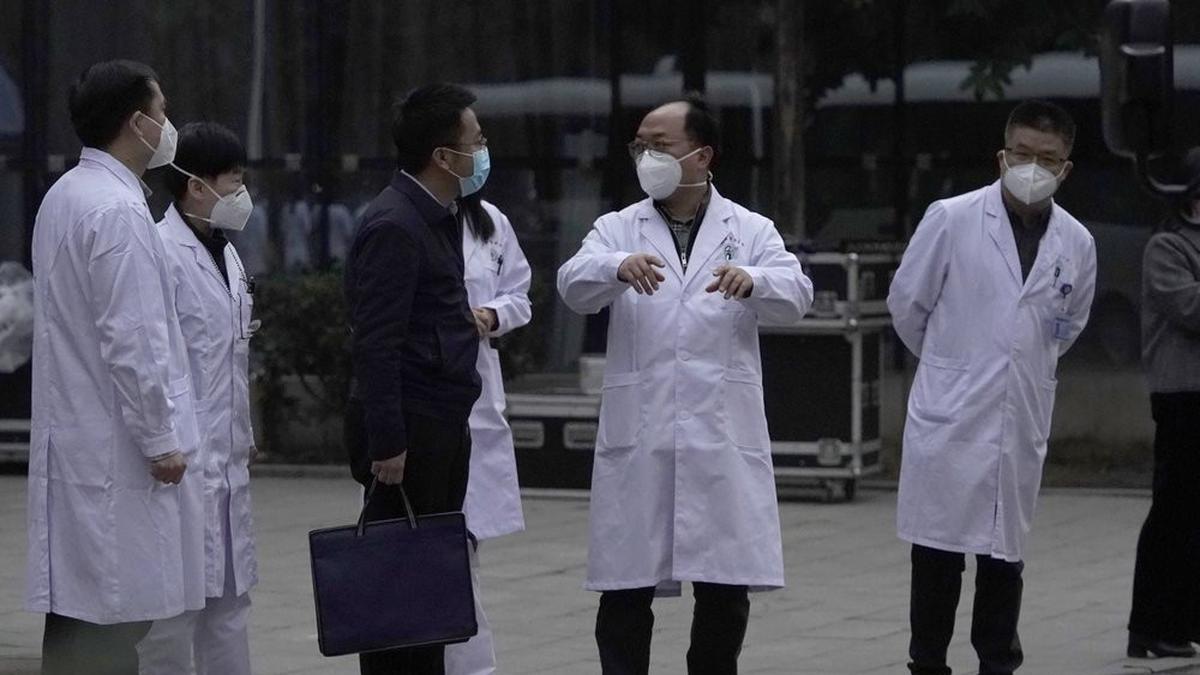 Selidiki Asal-Usul COVID-19 di Wuhan, WHO: Semua Hipotesis ...