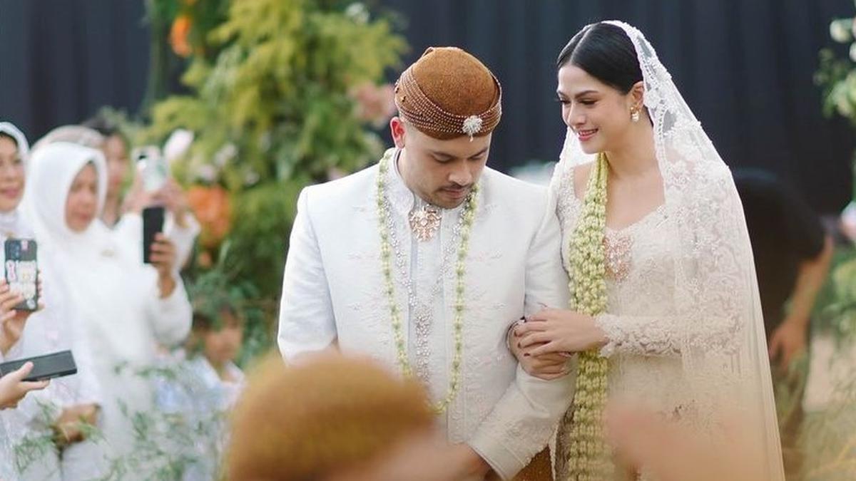 10 Potret Hana Saraswati Menikah, Pakai Kebaya Putih Cantik Menawan - Entertainment Fimela.com