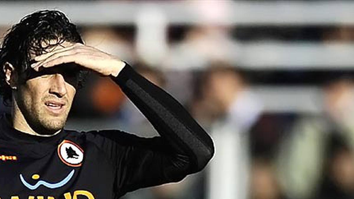 Toni Tatap Milan - Bola Liputan6.com