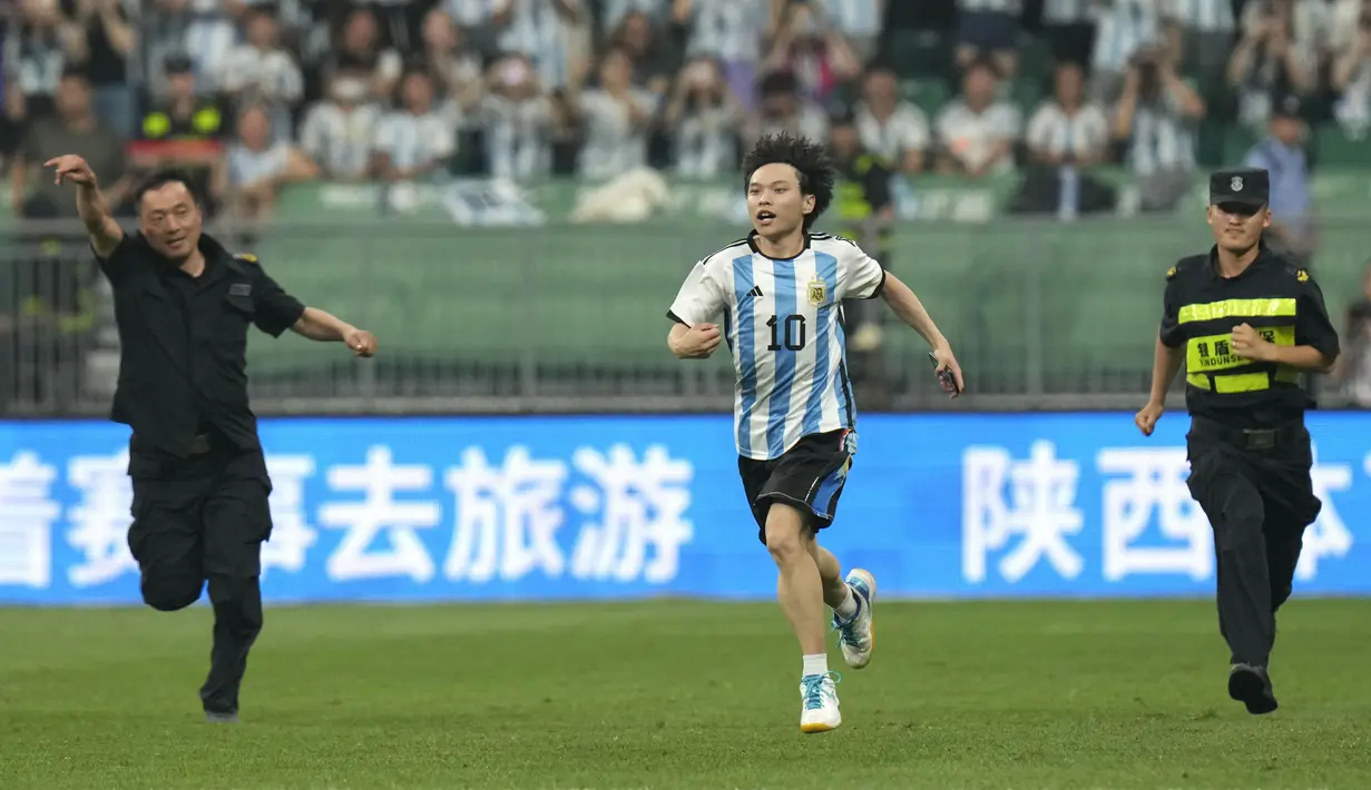 Foto: Peluk Messi hingga Ajak Tos Emiliano Martinez, Begini Momen ...