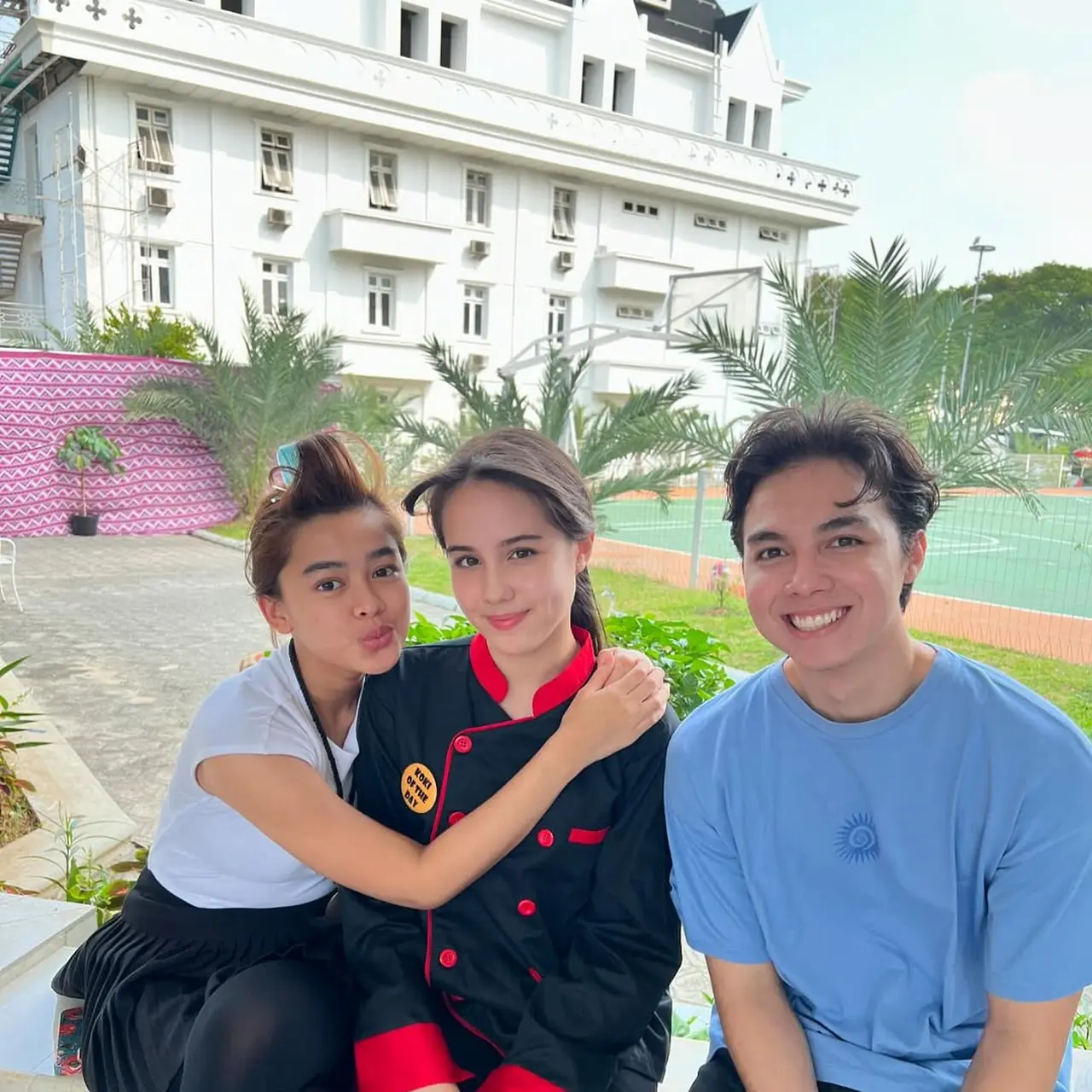 6 Potret Aqeela Calista di Lokasi Syuting Sinetron Asmara Gen Z, Penampilan Lebih Fresh - Hot ...