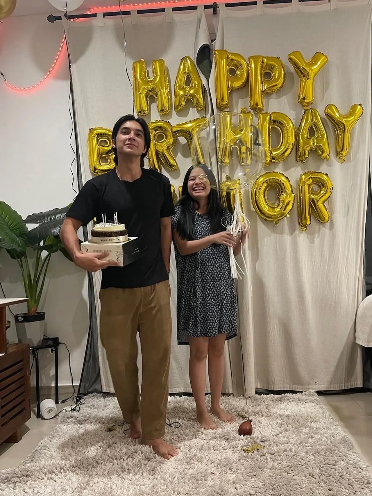 5 Potret Junior Roberts Saat Merayakan Ulang Tahun ke-21 ...