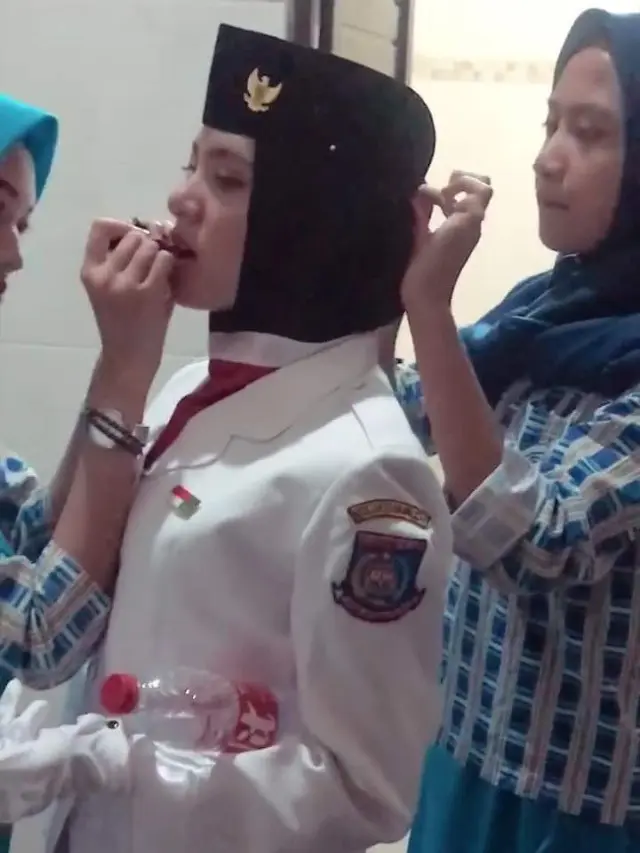 5 Potret Zee JKT48 saat Tampil Berhijab Ini Curi Perhatian, Menawan - Hot Liputan6.com