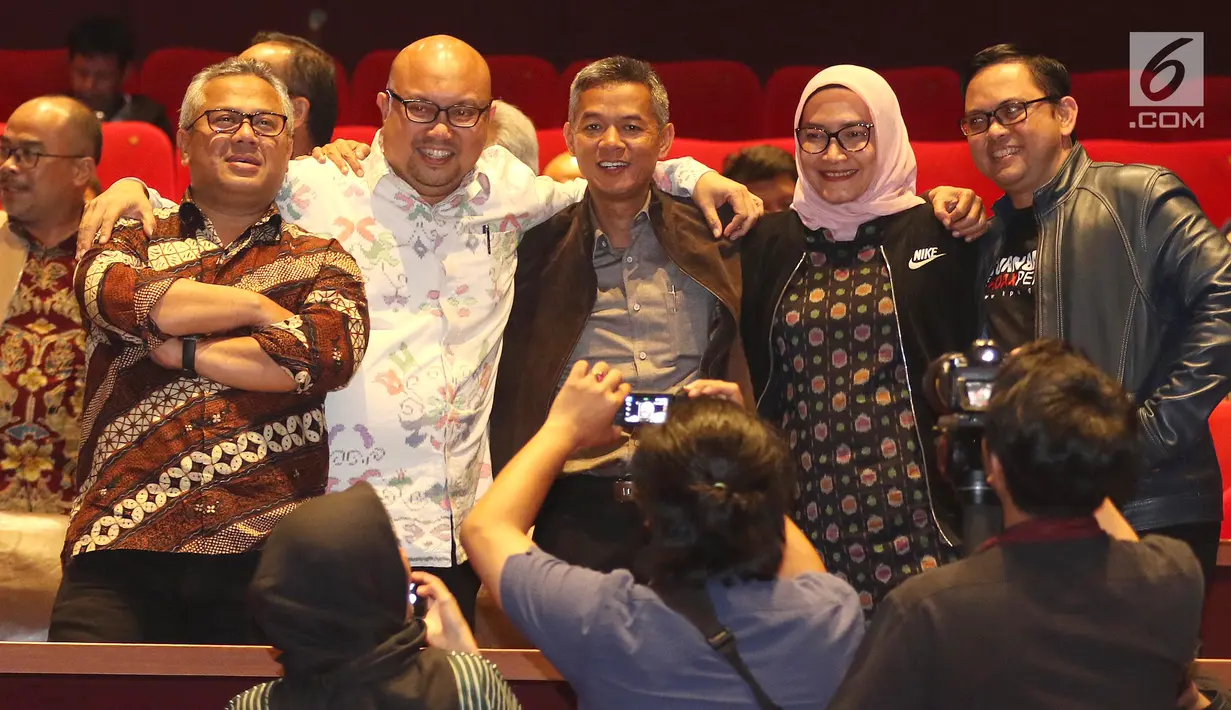 FOTO: Ketika Ketua dan Anggota KPU Nobar Film Suara April - Foto ...