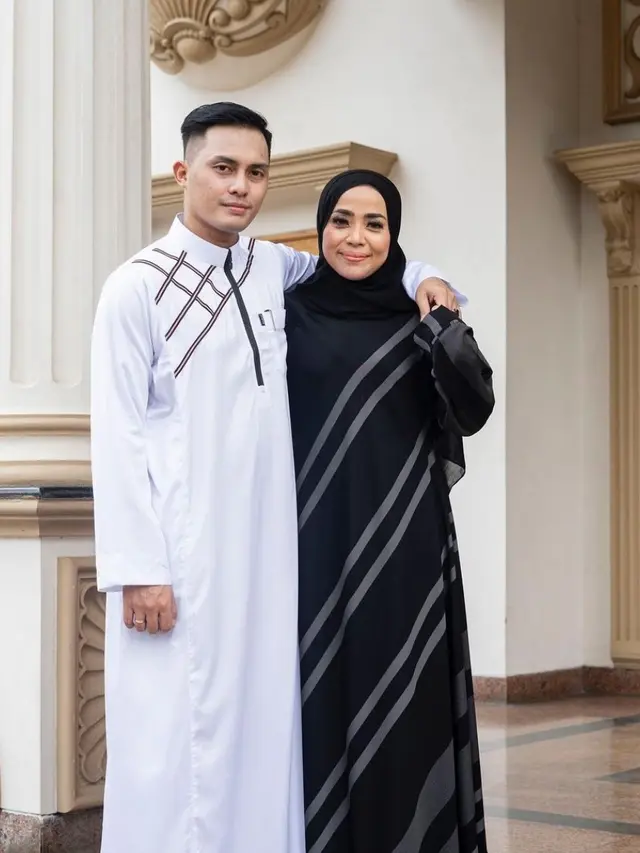 7 Potret Fadel Islami Bantu Bisnis Muzdalifah, Pekerjaan Suami Sempat ...