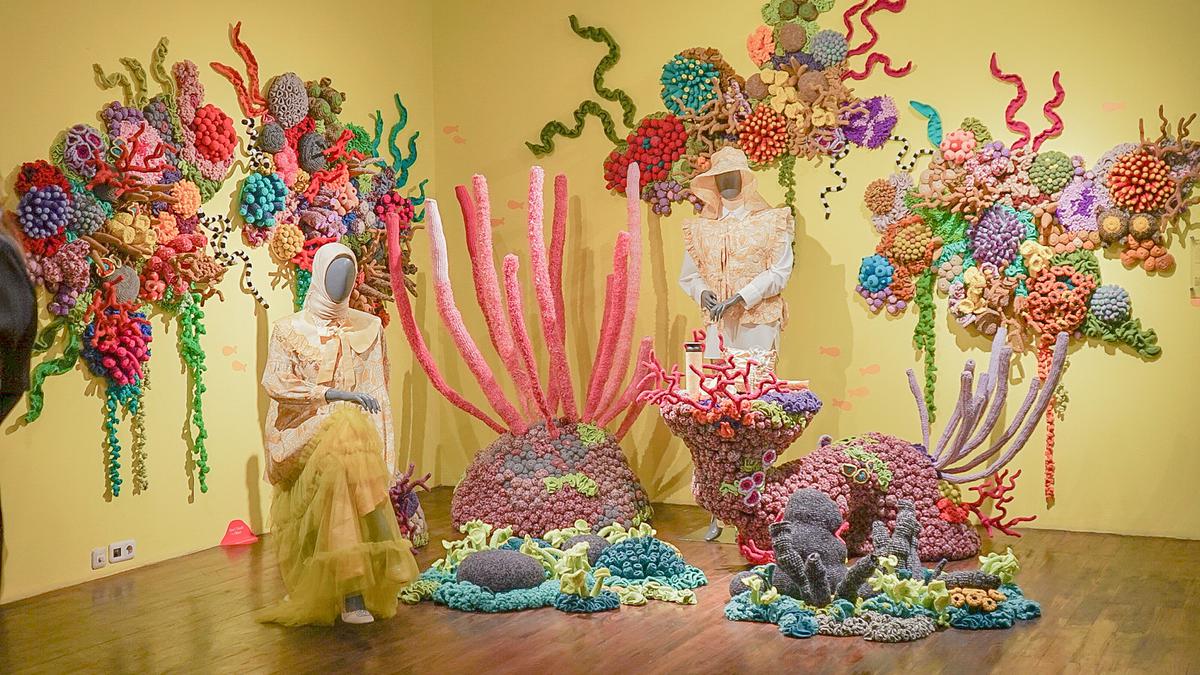 Seanergy, Kolaborasi Perdana Ria Miranda dengan Seniman Mulyana ...