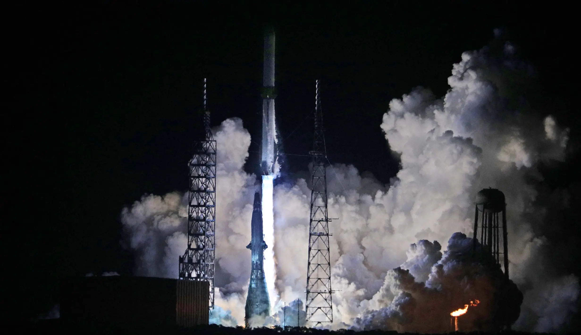 New Glenn Lepas Landas, Blue Origin Milik Jeff Bezos Siap Saingi SpaceX ...