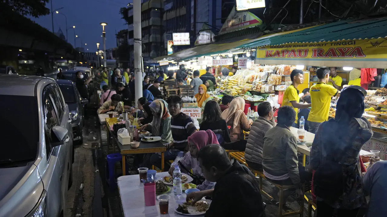 Mengenal Tradisi Pasar Ramadan, Wisata Kuliner Khas yang Muncul di ...