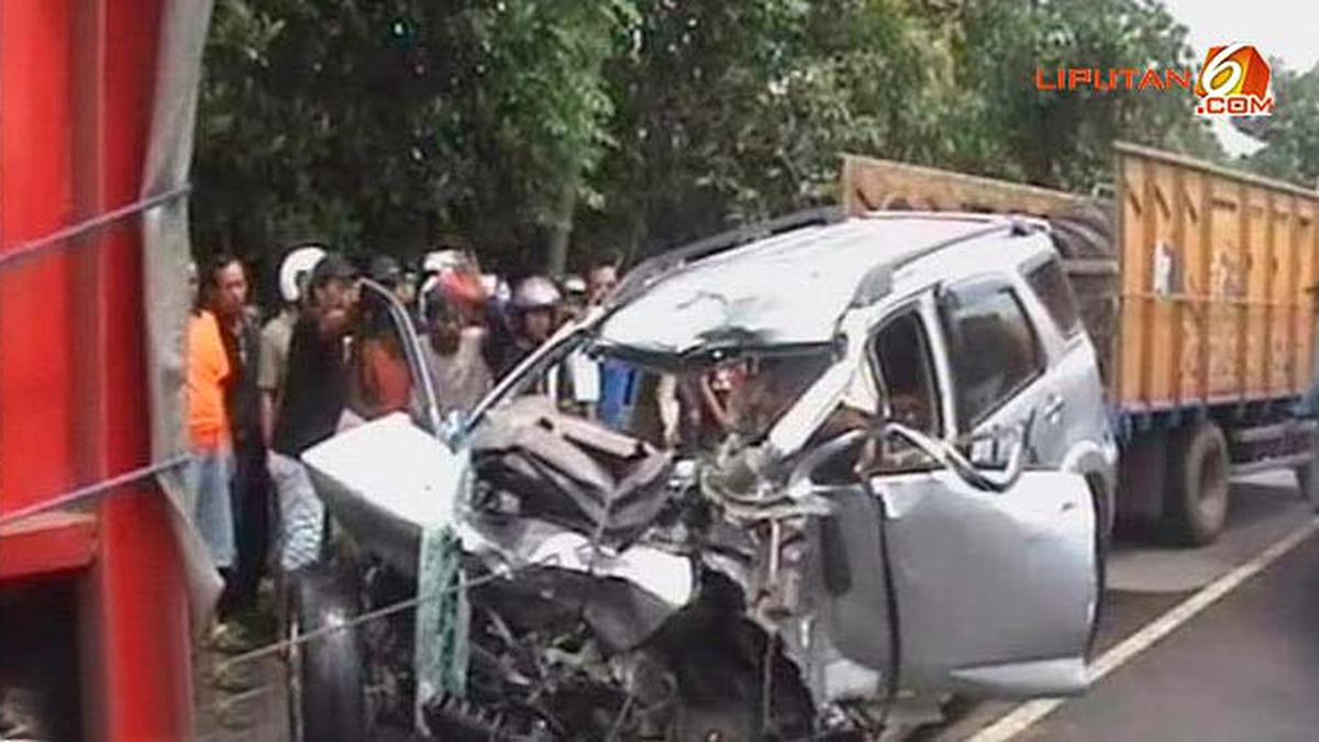 VIDEO: Tabrakan Beruntun di Pantura, 3 Orang Kritis - News Liputan6.com