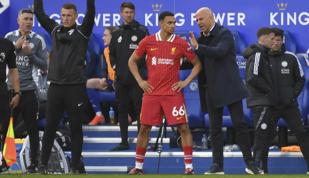 Foto: Gol Kaki Kiri Pertama Trent Alexander-Arnold Bawa Liverpool ...