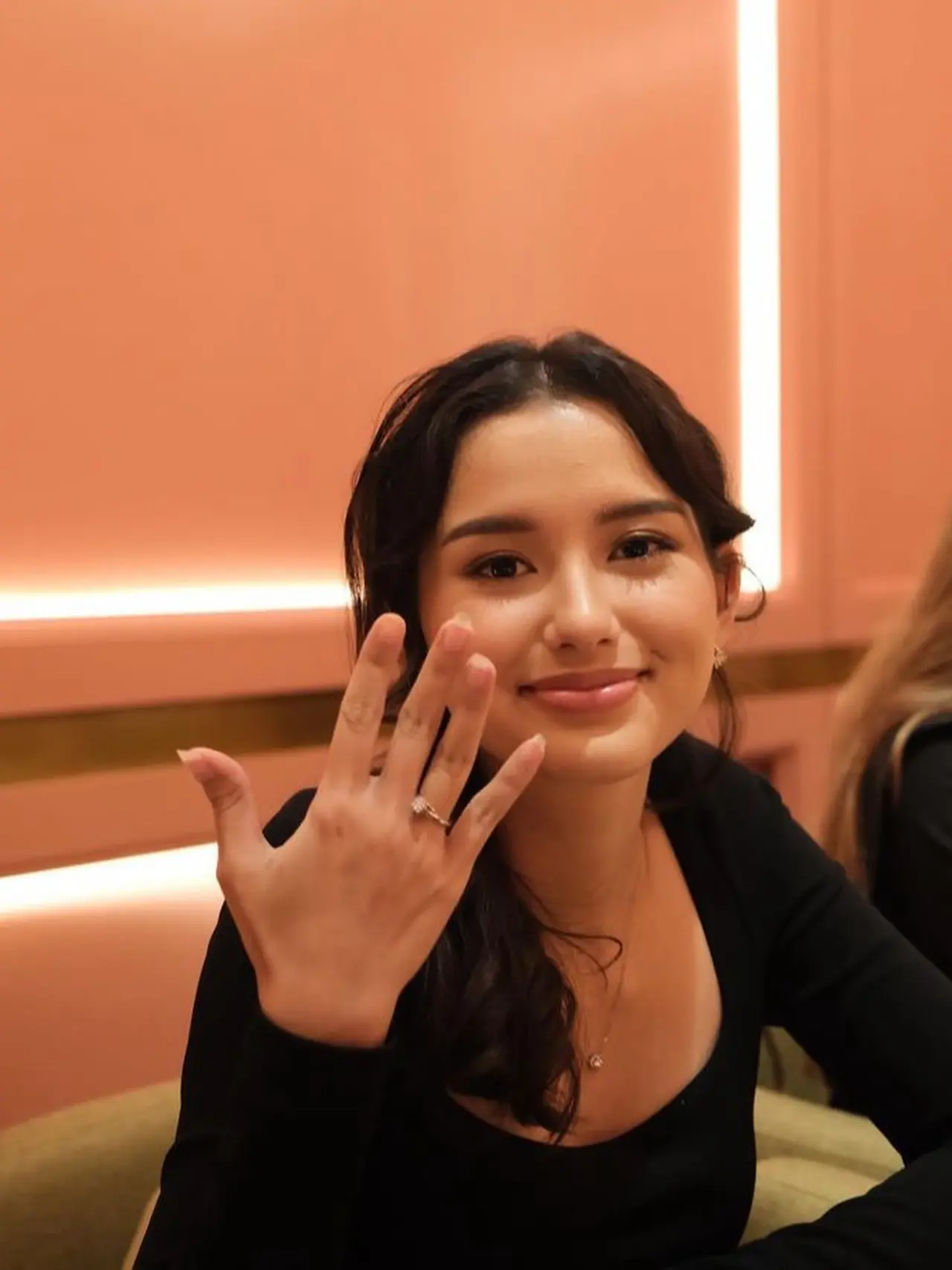 6 Potret Azriel Hermansyah Melamar Sarah Menzel di Usia 22 Tahun, Intip ...