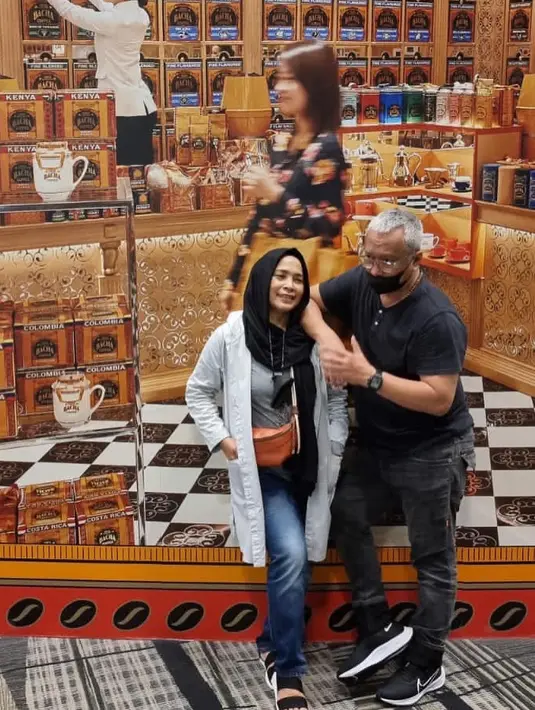 10 Tahun Poligami Akur dan Harmonis, Potret Rumah Tangga Dik Doank dengan Istri Pertama - Photo ...