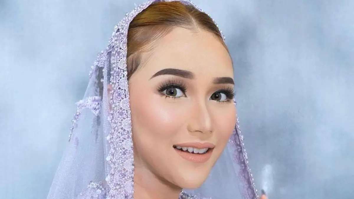 9 Potret Penampilan Cantik Ayu Ting Ting di Momen Pengajian dan Siraman Syifa, Pancarkan Pesona ...