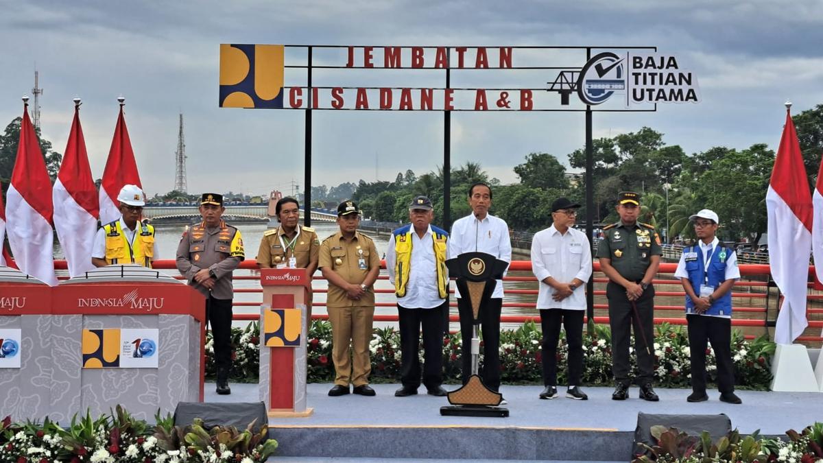 Jokowi Resmikan 3 Jembatan Callender Hamilton di Tangerang