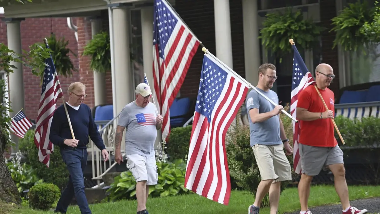 Kemeriahan Perayaan Fourth of July Warga AS, Lomba Makan Hot Dog hingga ...