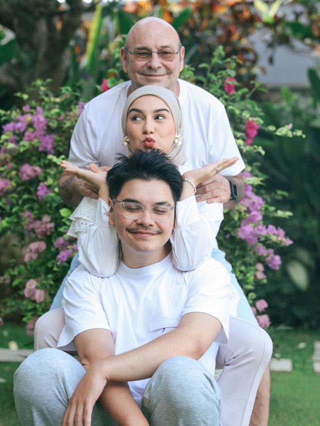 Tanpa Ammar Zoni, Ini 7 Momen Liburan Irish Bella ke Bali Bareng Keluarga