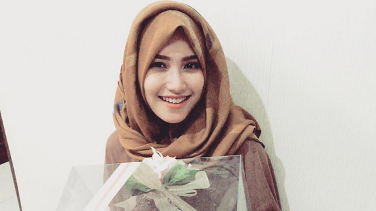 Ayu Ting Ting Didukung Dua Zaskia dalam Busana Muslim - Entertainment Fimela.com