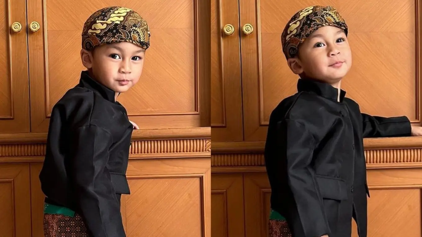 7 Potret Kiano Tiger Anak Baim Wong saat Mengenakan Baju Adat Jawa ...