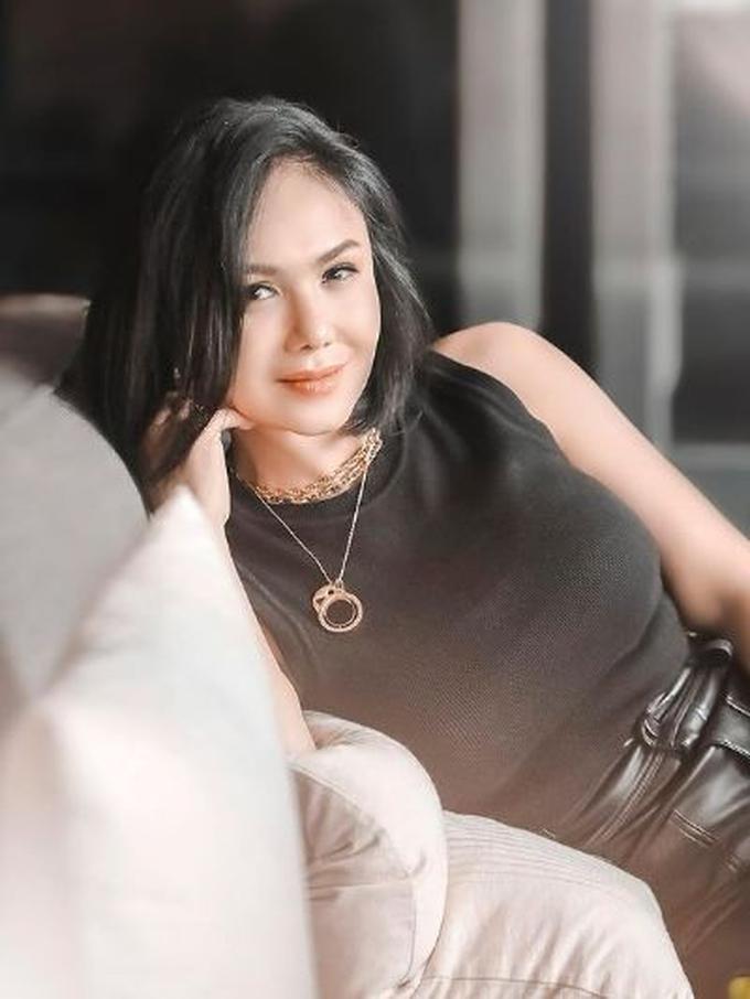 5 Inspirasi Gaya Rambut Effortless Chic ala Yuni Shara, Bikin Tampilan ...