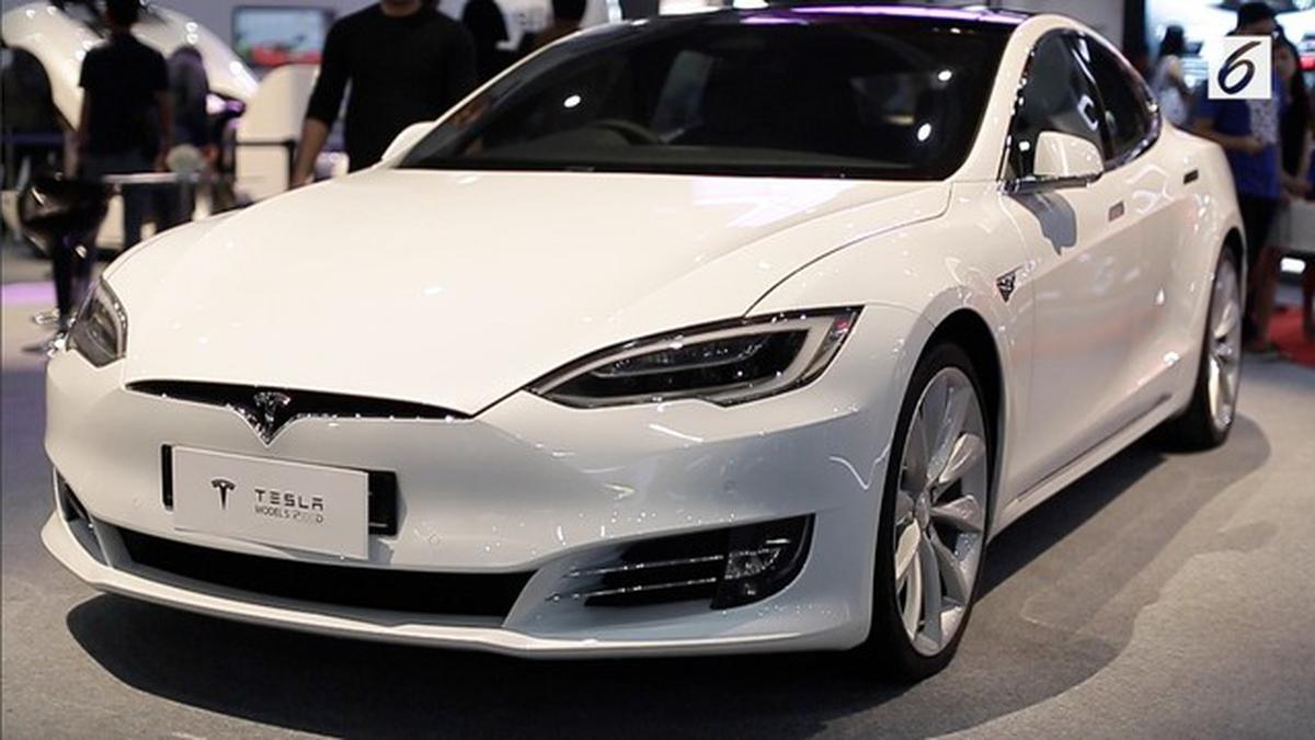 Mengintip Mobil Listrik Tesla di IIMS 2017 - Otomotif Liputan6.com