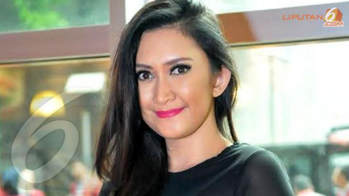 Nafa Urbach Tak Izinkan Anaknya Jadi Artis