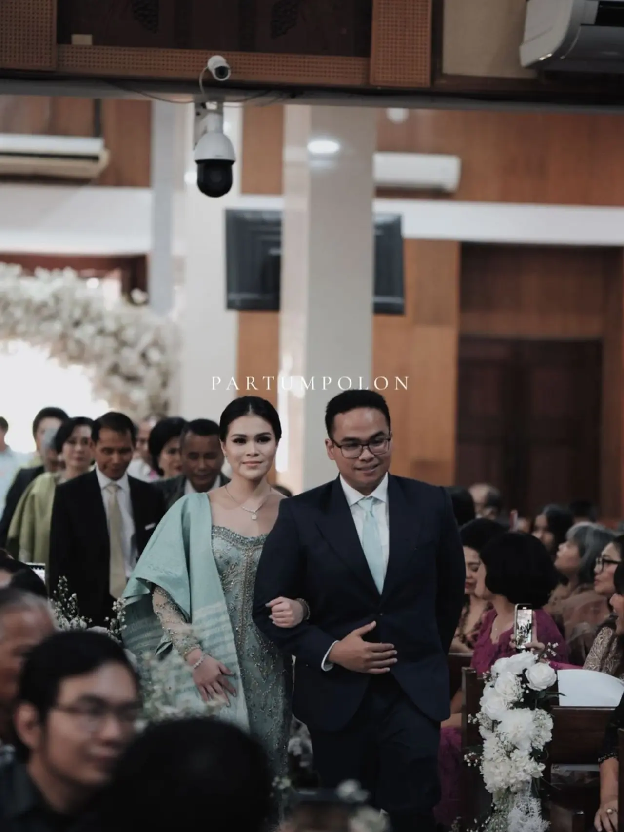 7 Pesona Chen Giovanni Calon Menantu Hotman Paris di Adat Martumpol ...