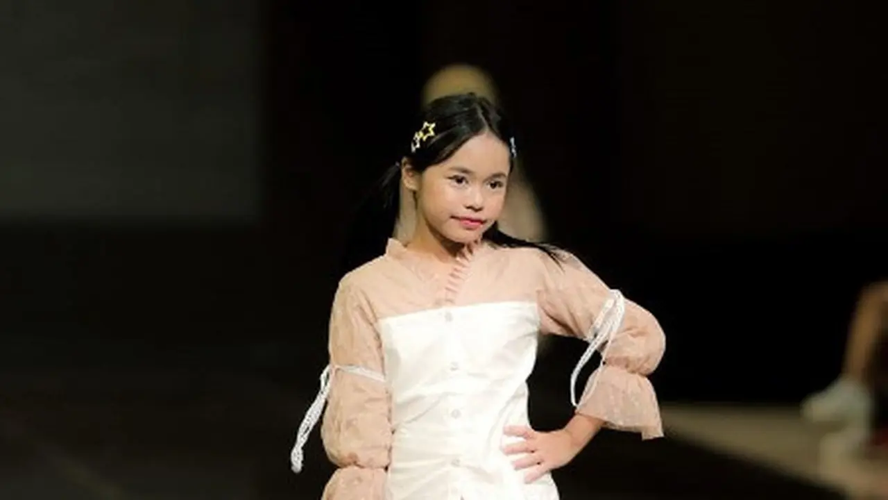Mengenal Tiara Annisa Aryani, Model Cilik yang Tampil di Jogja Fashion ...