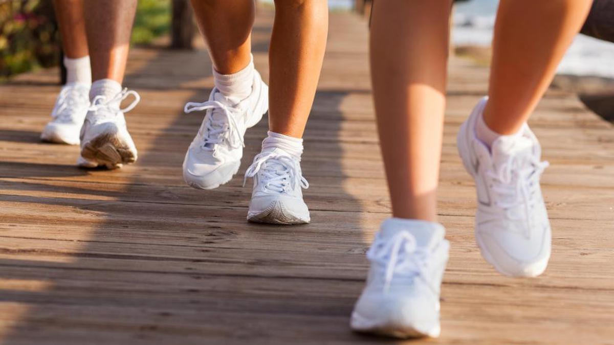 Jangan Takut Lelah, Berjalan Cepat Ternyata Baik untuk Jantung ...