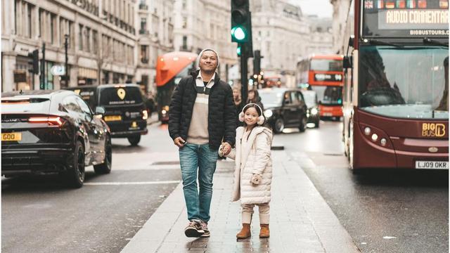 9 Potret Gading Marten Liburan Bersama Gempi, Sosok Ayah yang Keren - Entertainment Fimela.com