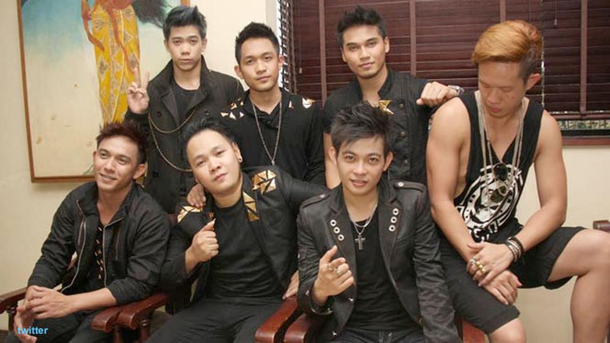 XO-IX: Tak Gampang Nyanyi Sambil Menari