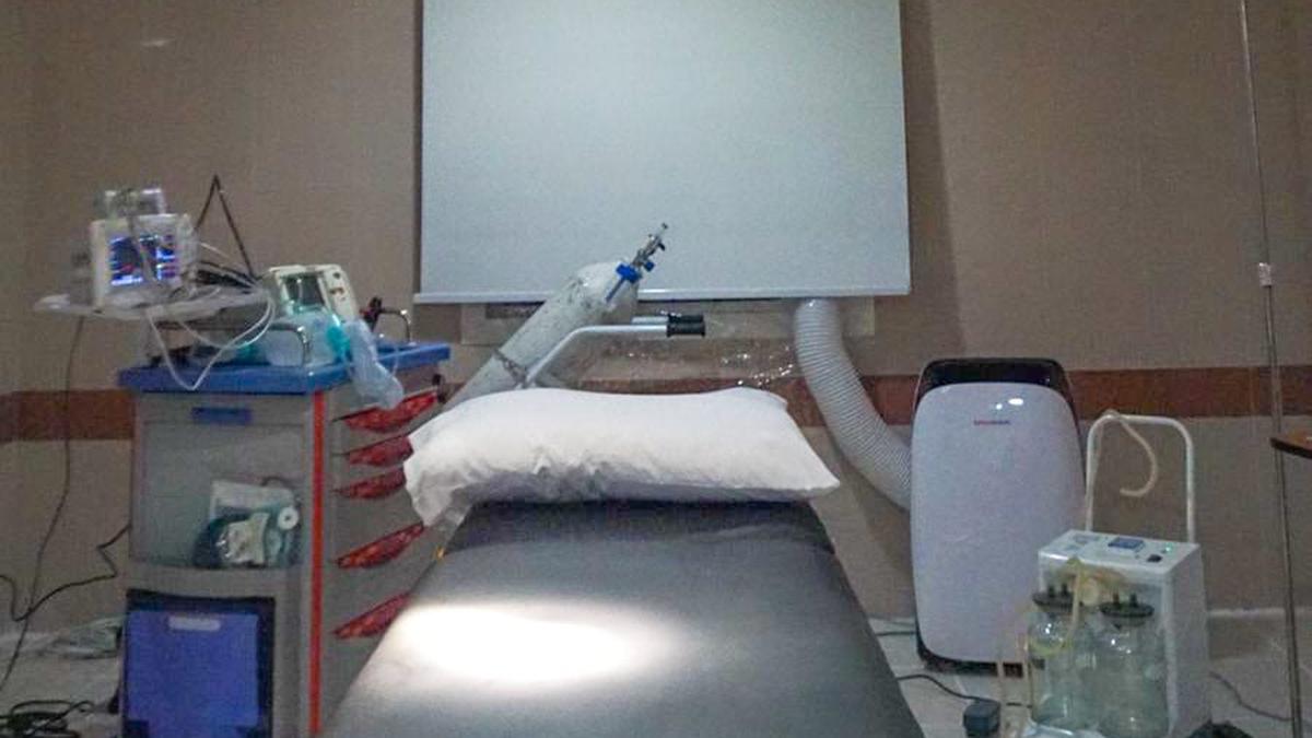 Tim Dokter Haji Ubah Kamar Kosong Jadi Ruang Operasi - Health Liputan6.com