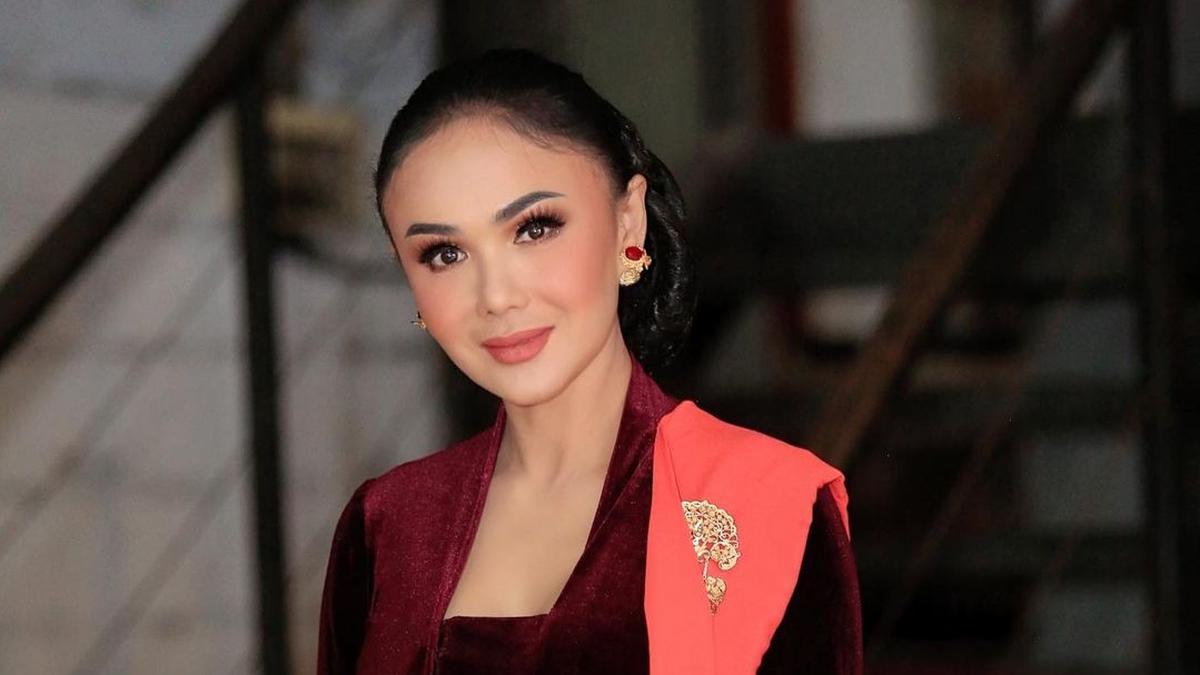 Keanggunan Yuni Shara dalam Balutan Kebaya Kutubaru, Disebut Makin ...