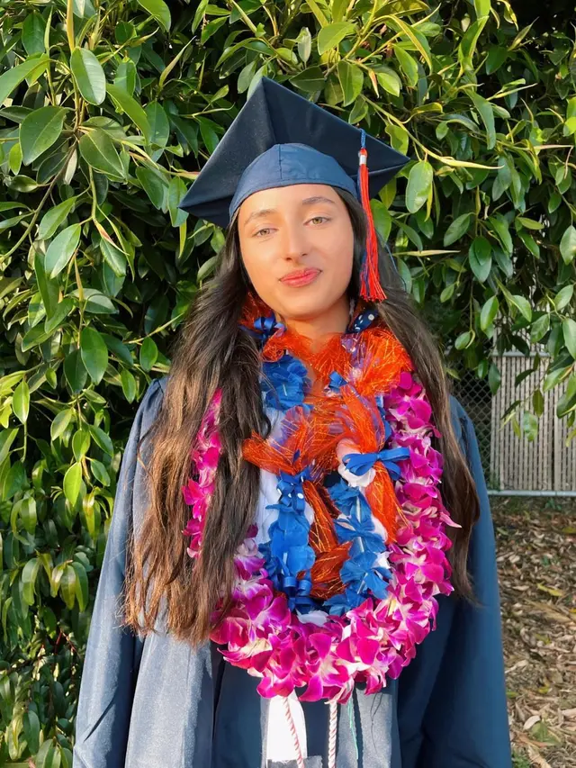 7 Potret Kelulusan Putri Sulung Rahma Azhari yang Kini Beranjak Dewasa ...