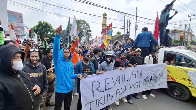 Demo di DPRD Lampung, TNI Tangkap Tiga Remaja SMA Bawa Molotov
