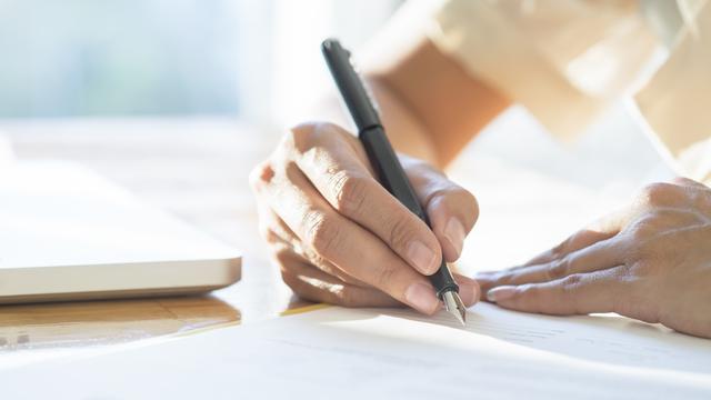 Paraf Tanda Tangan Mudah, Pahami Perbedaan dan Fungsi Utama