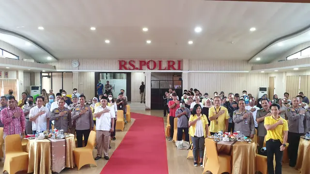 Bantu Warga Melihat Terang, Sido Muncul Bersama Polri Gelar Baksos Operasi Katarak Gratis 200 ...