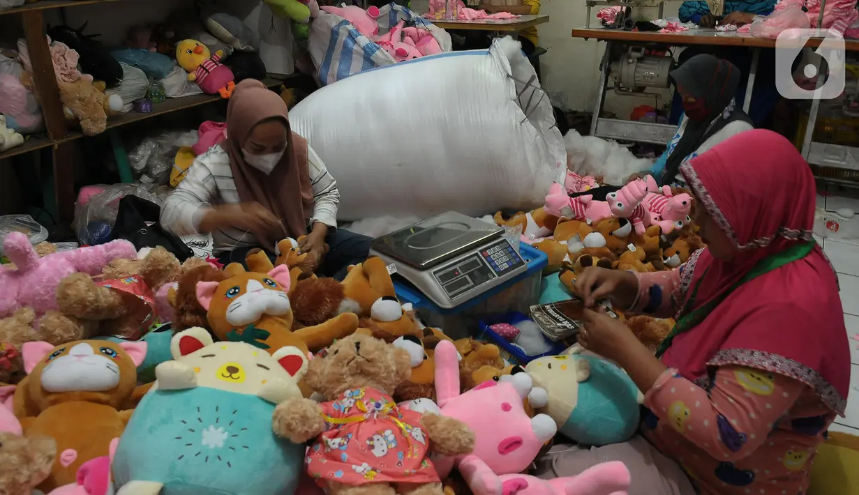 Perajin Boneka Rumahan Mampu Hasilkan 150 Hingga 200 Boneka Per Hari ...