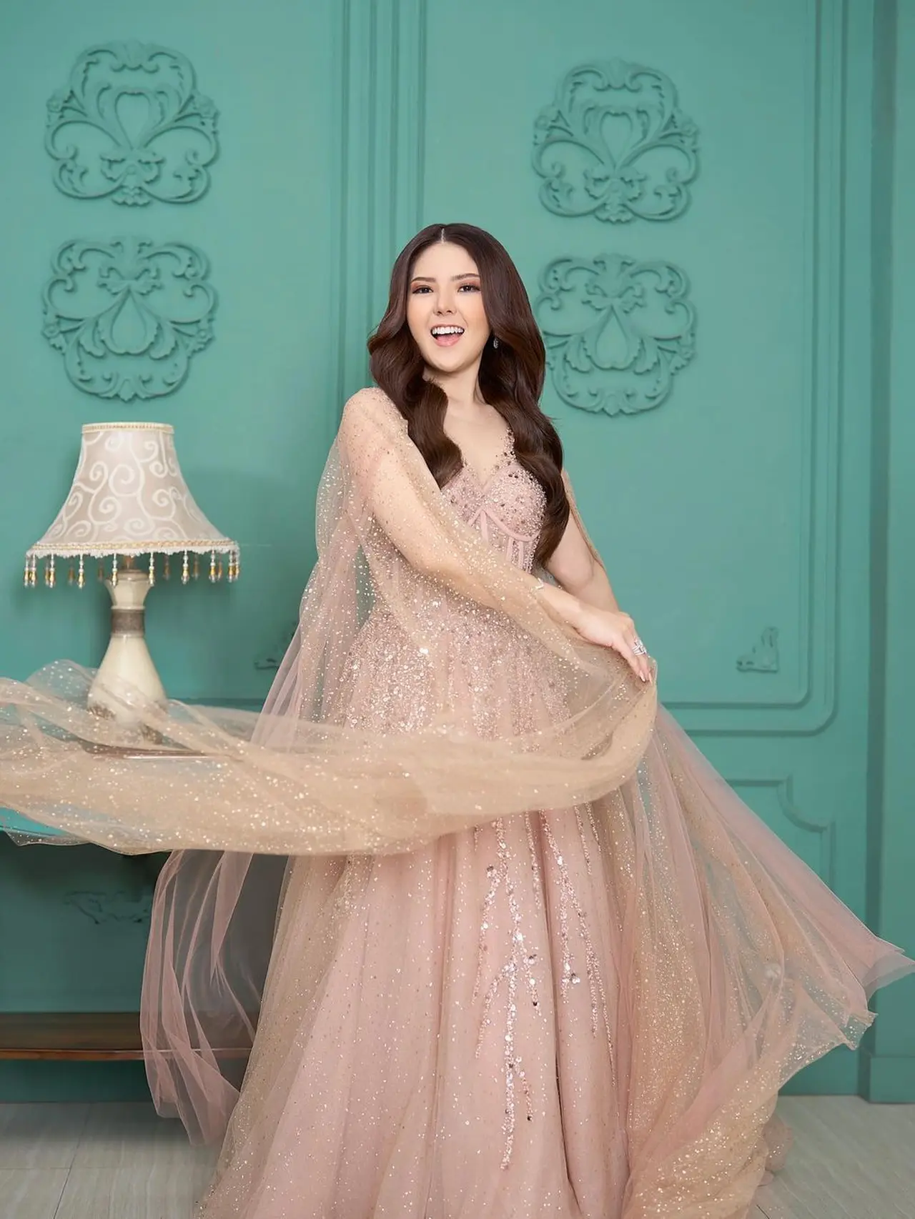 9 Potret Transformasi Tina Toon, Kini Tampil Menawan dengan Body Goal ...