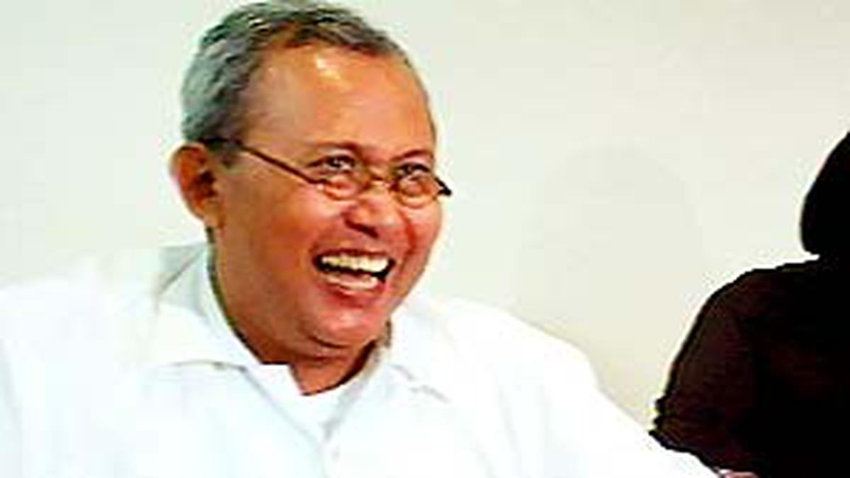 Pepeng Meraih Gelar Master - ShowBiz Liputan6.com