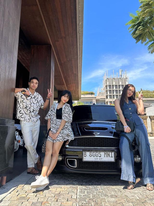 6 Potret Fuji dan Rebecca Klopper Liburan di Bali: Tidur Bareng ...