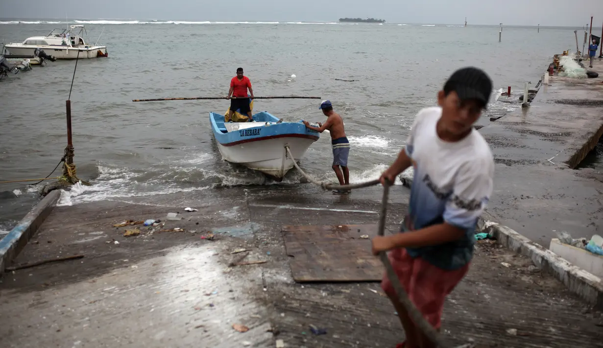 PHOTO: Saat Jalan Raya di Meksiko Jadi Tempat Parkir Perahu Nelayan ...