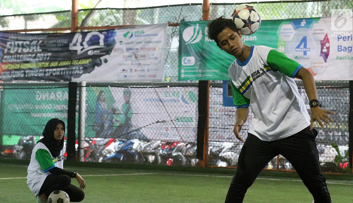 PHOTO: Aksi Freestyle Bola di Futsal Challenge 2017 - Foto Liputan6.com