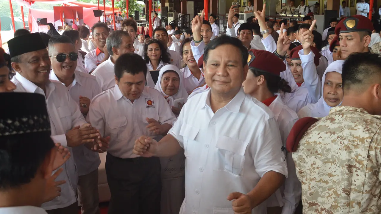 5 Respons Mulai Pengamat hingga Capres soal Gimmick Gemoy Prabowo Subianto